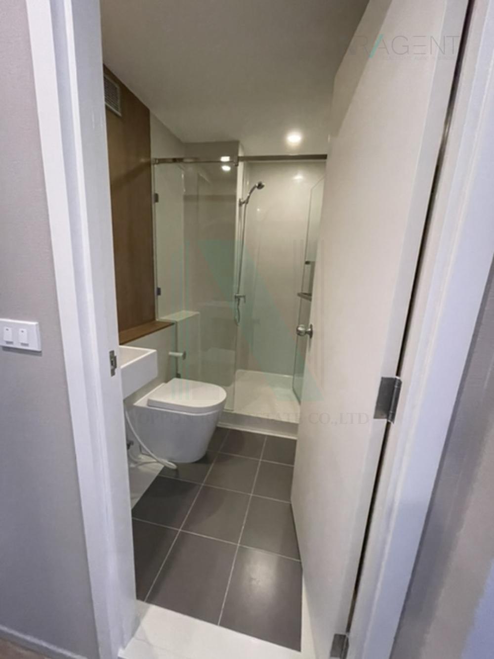 LivingInfo.io | ให้เช่า BLOSSOM CONDO AT SATHORN-CHAROENRAT